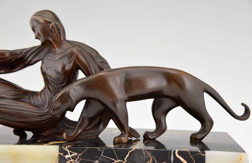 Art Deco bronze sculpture lady with two panthers - Deconamic