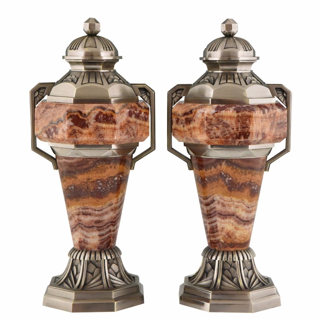 Art Deco Marmor und Bronze Urnenpaar - Deconamic