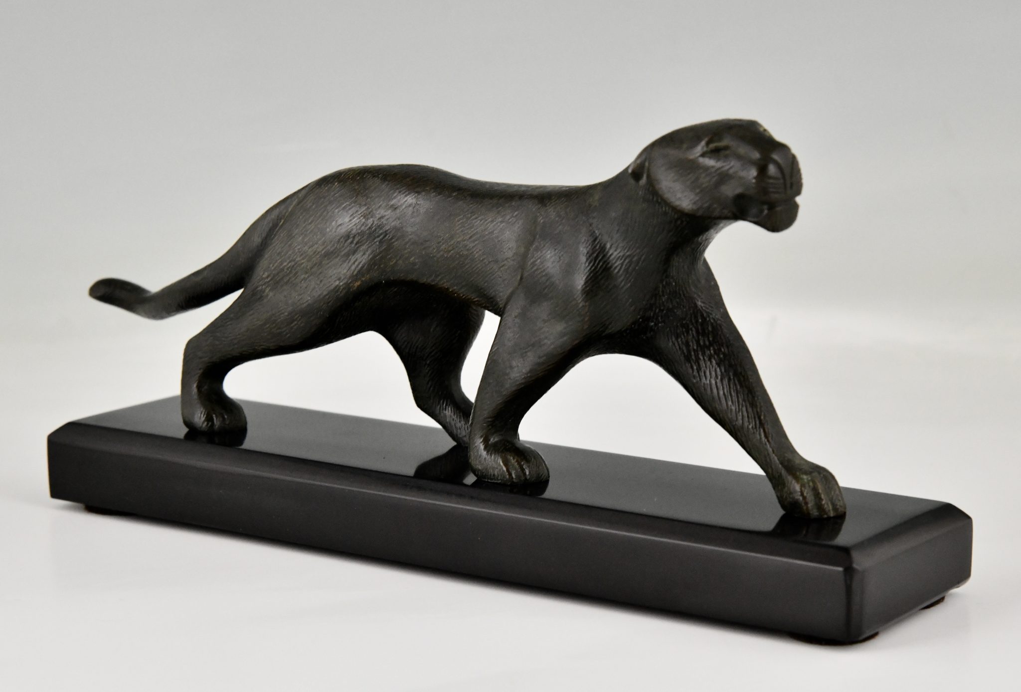 Art Deco bronze sculpture of a panther - Deconamic