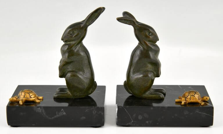 Art Deco hare and tortoise bronze bookends. - Deconamic
