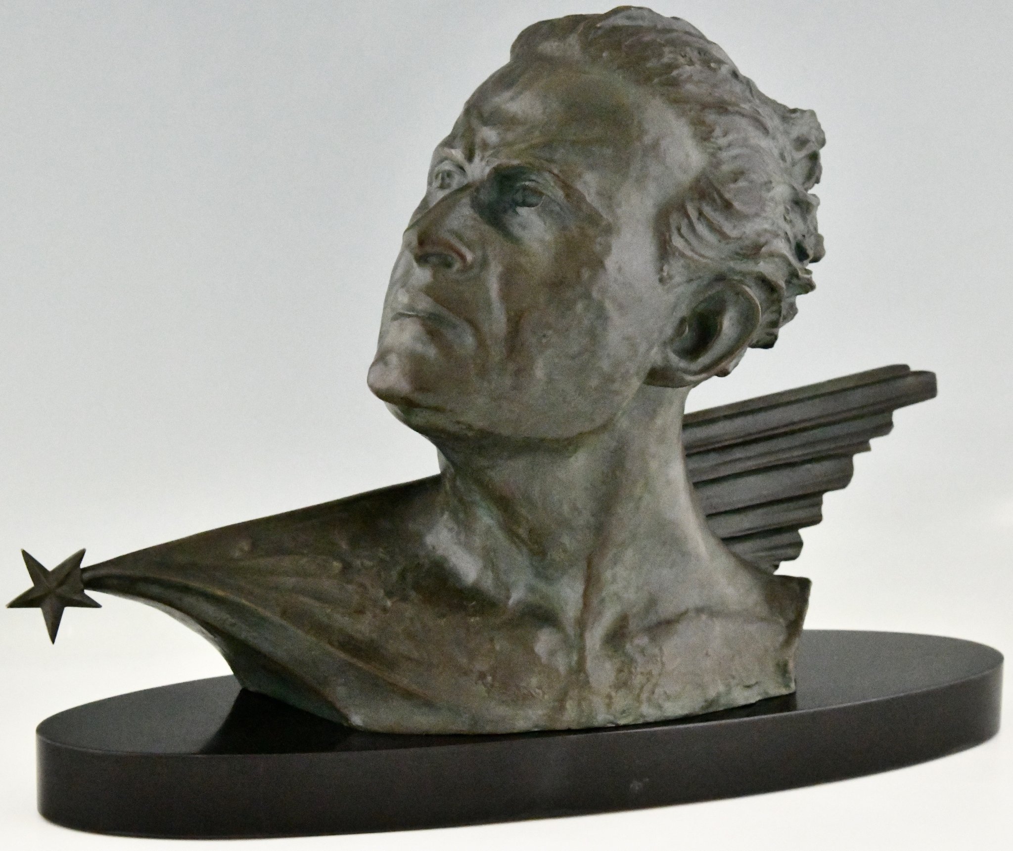 Art Deco bronze sculpture male bust of aviator Jean Mermoz - Deconamic