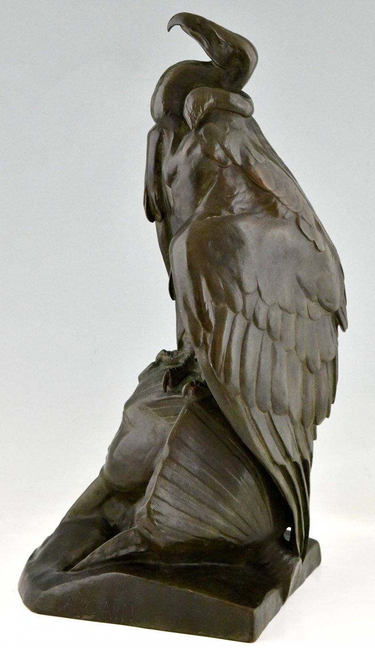Antique bronze sculpture of a vulture on a sphinx - Deconamic
