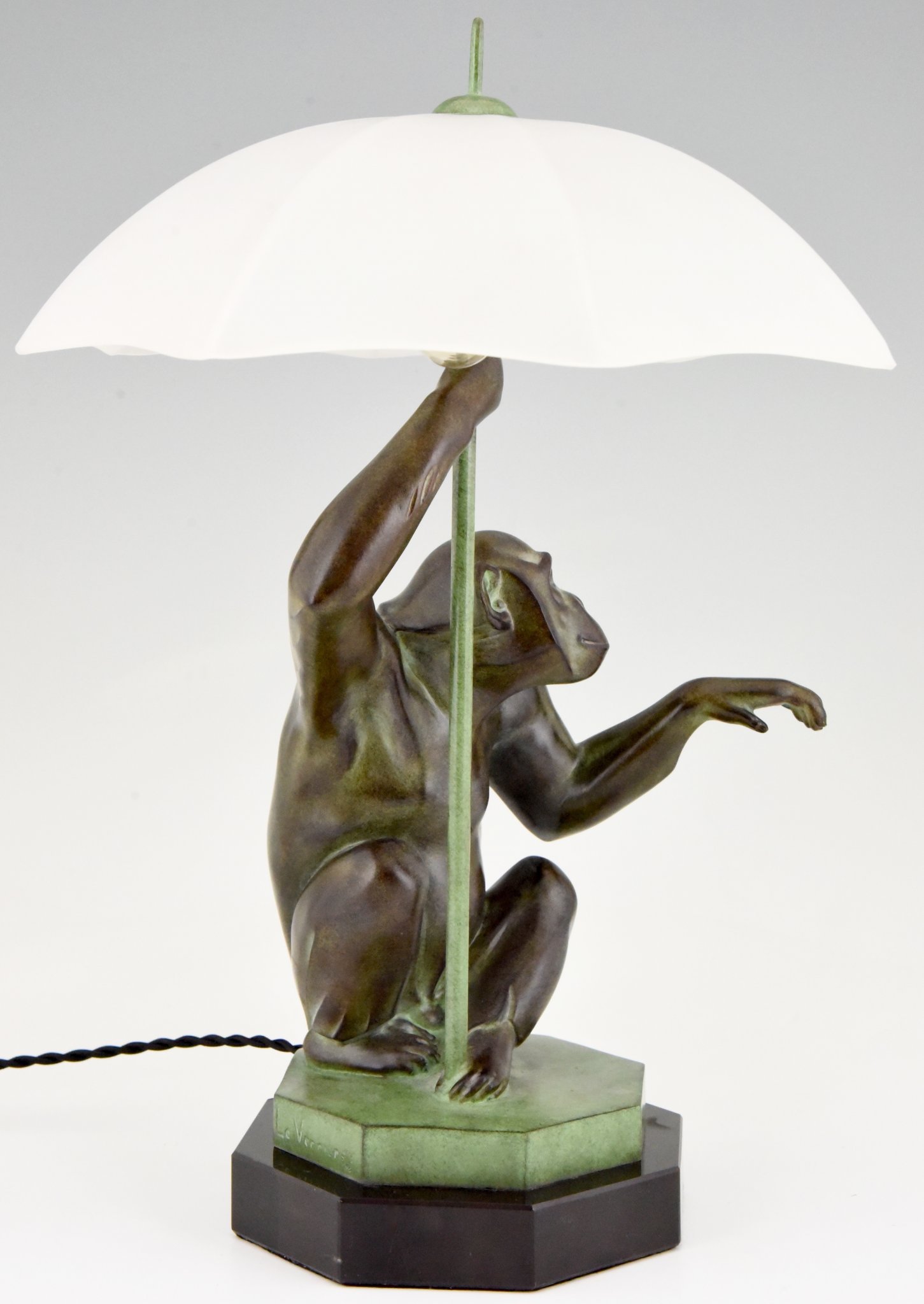 Art Deco style lamp monkey with umbrella PLUIE - Deconamic