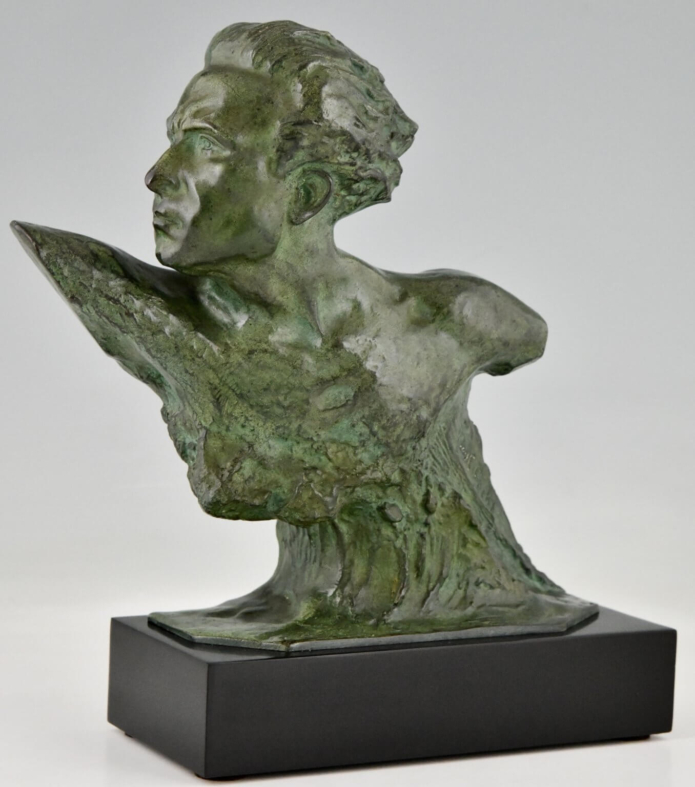 Art Deco bronze sculpture bust of aviator Jean Mermoz - Deconamic
