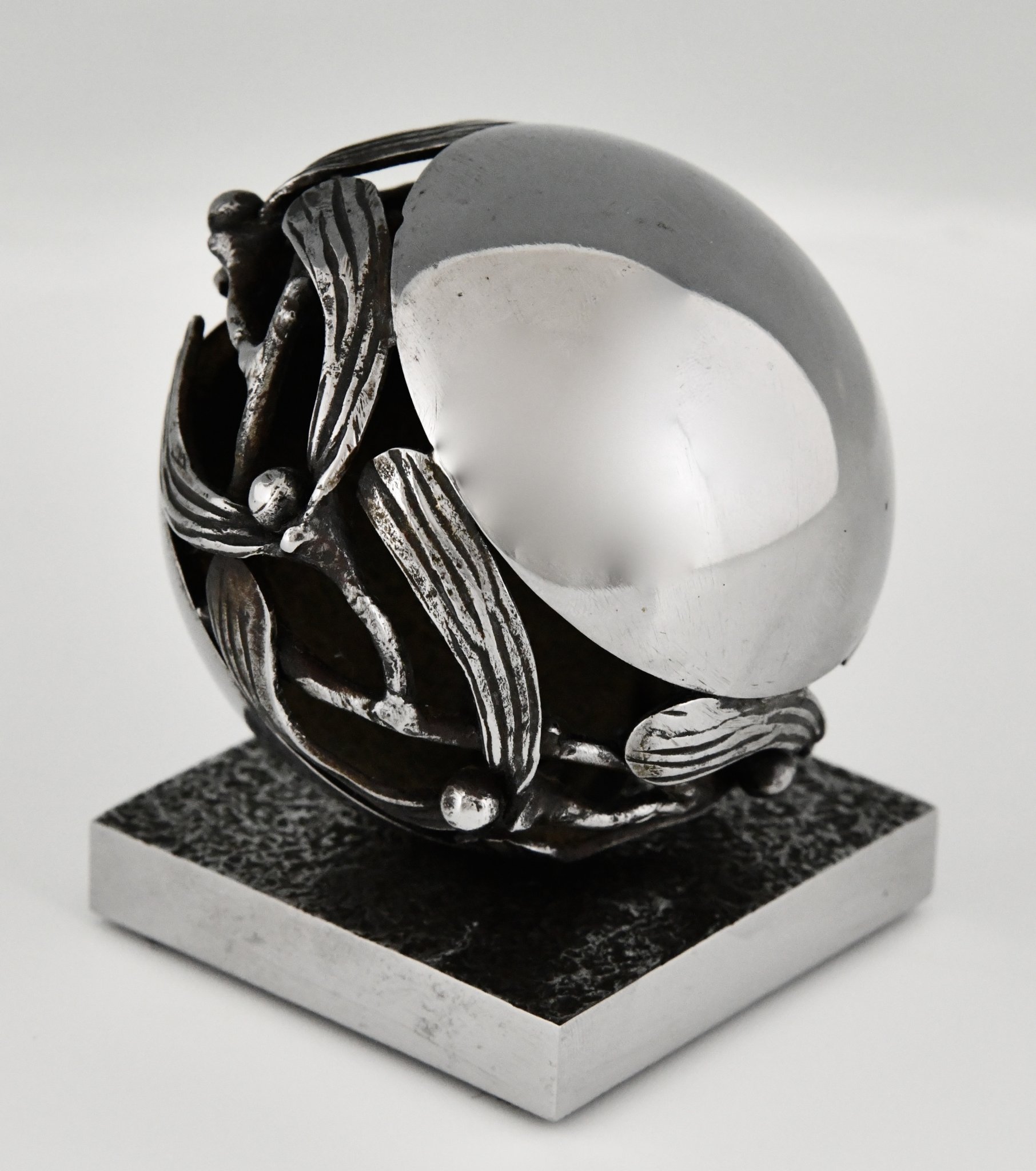 Art Deco wrought iron Mistletoe paperweight. - Deconamic