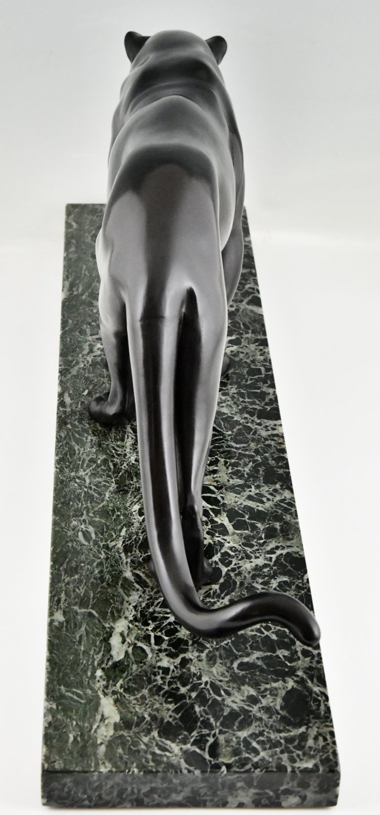 Art Deco sculpture of a walking panther - Deconamic
