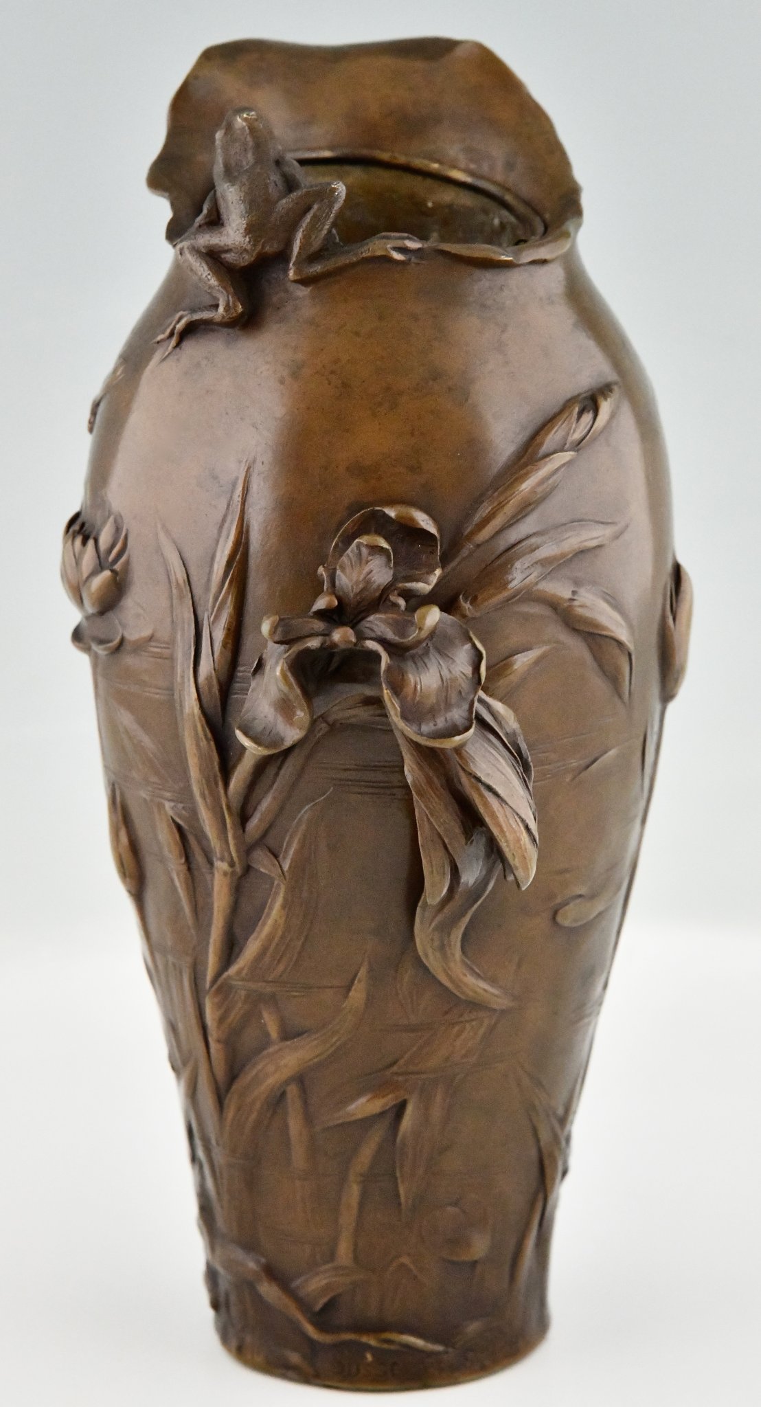 Art Nouveau bronze vase with frogs - Deconamic