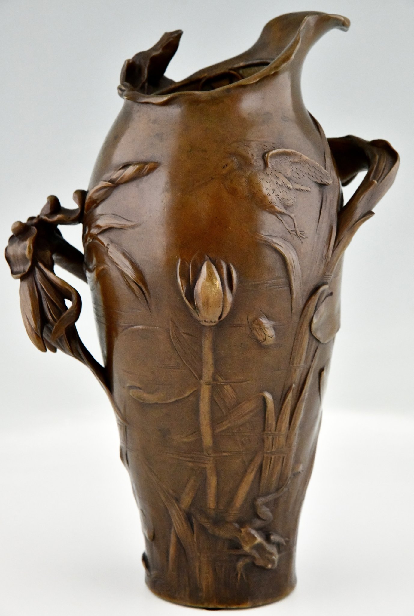 Art Nouveau bronze vase with frogs - Deconamic
