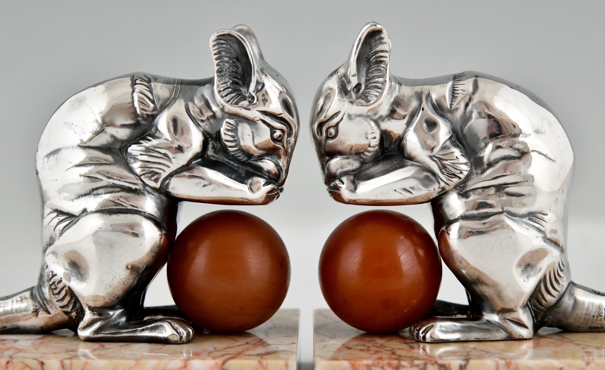 Art Deco mouse bookends. - Deconamic