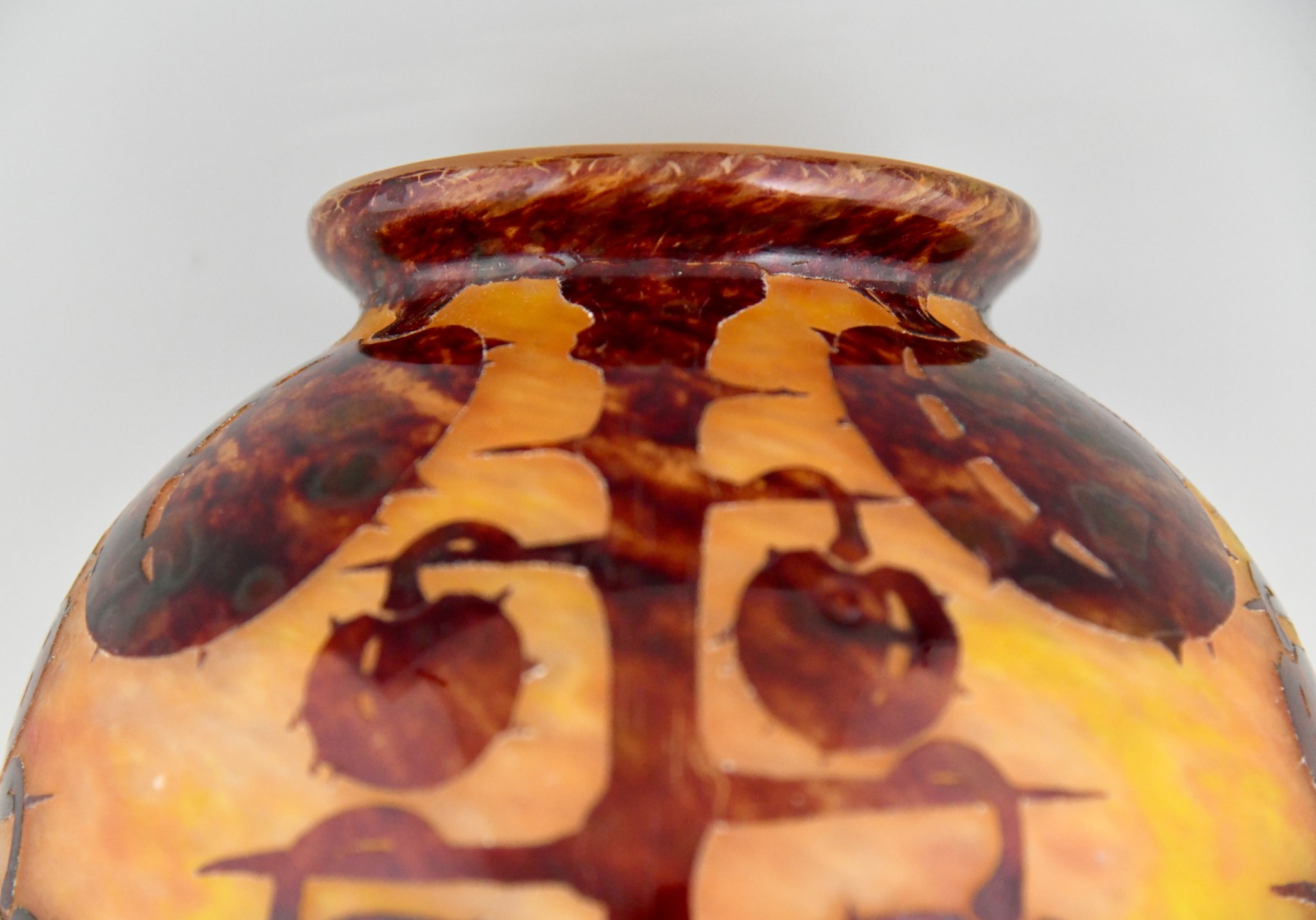 Marrons, Art Deco Cameo glass ceiling light. - Deconamic