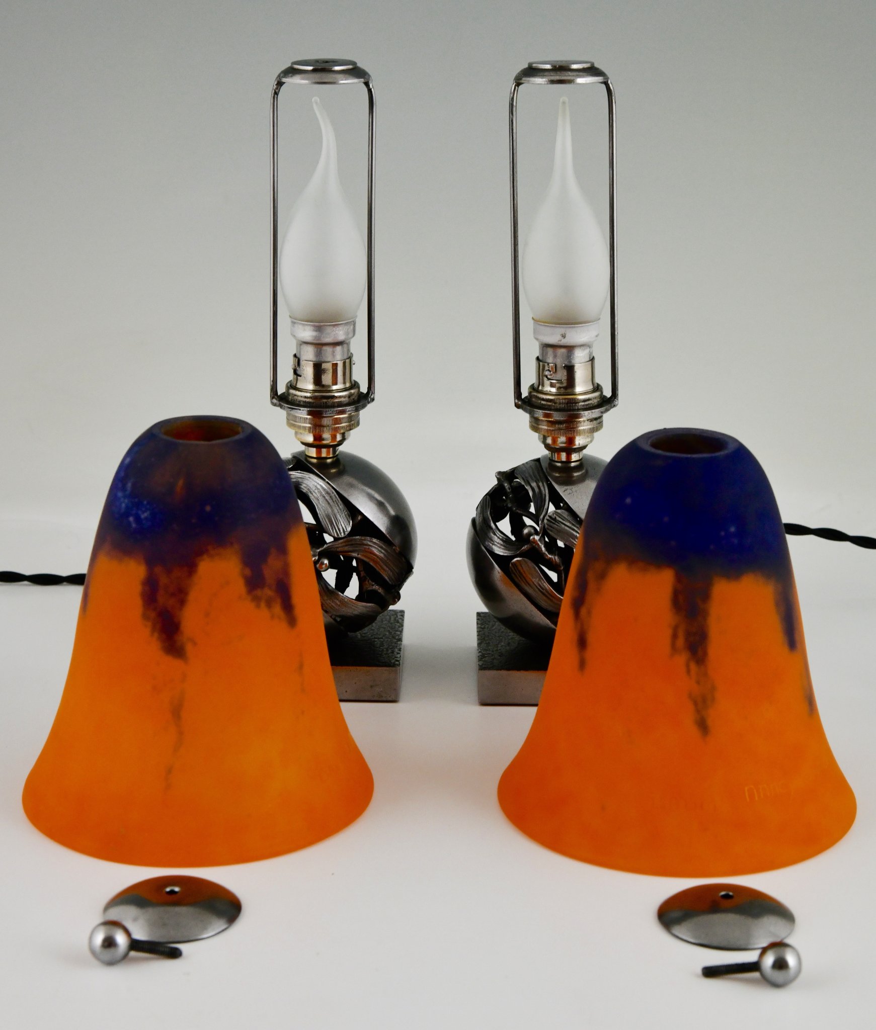 Pair of Mistletoe or Boule de Gui Art Deco table lamps - Deconamic