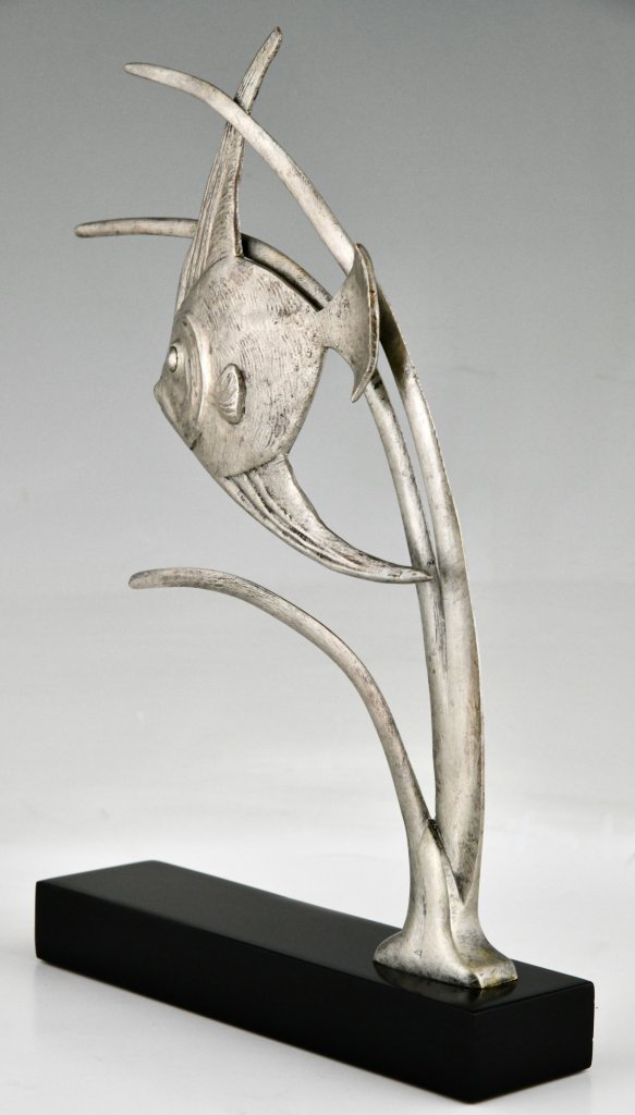 Art Deco bronze sculpture of a fish. - Deconamic