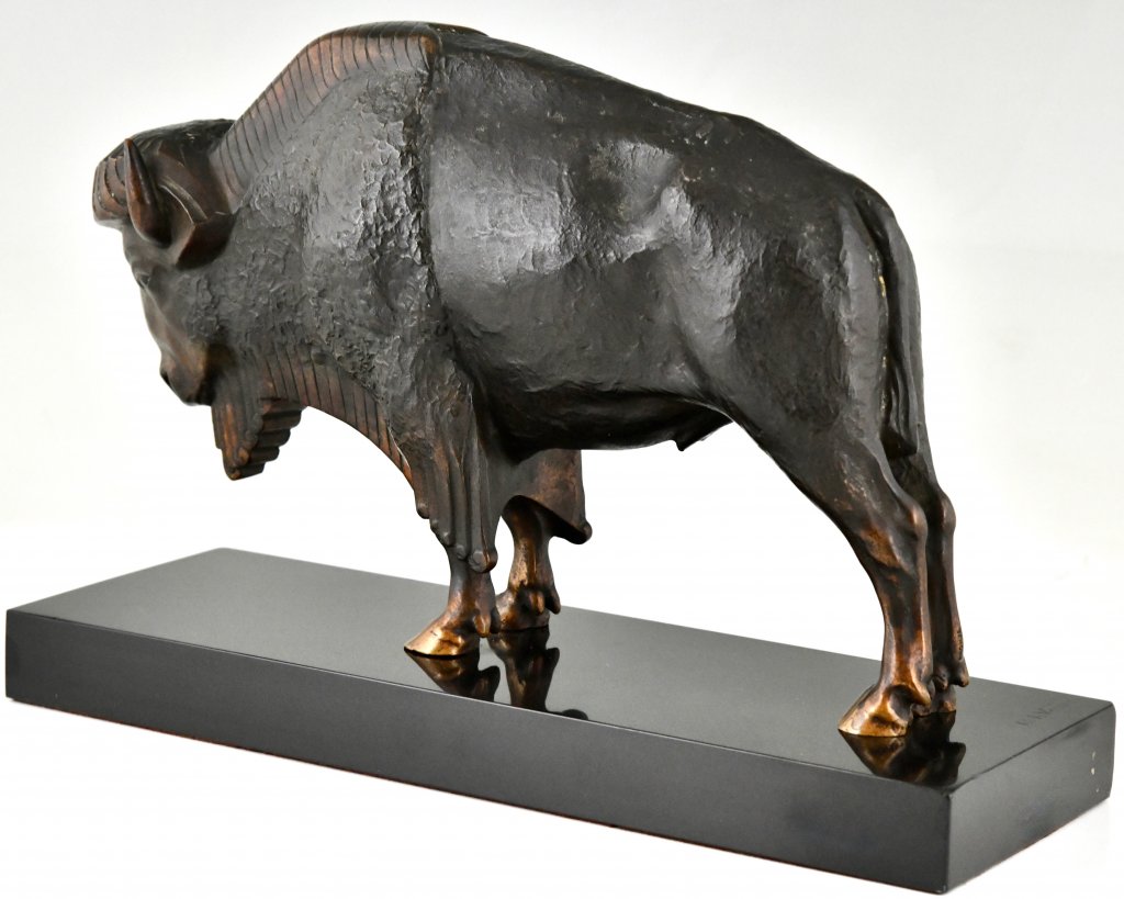 Art Deco bronze bison sculpture - Deconamic