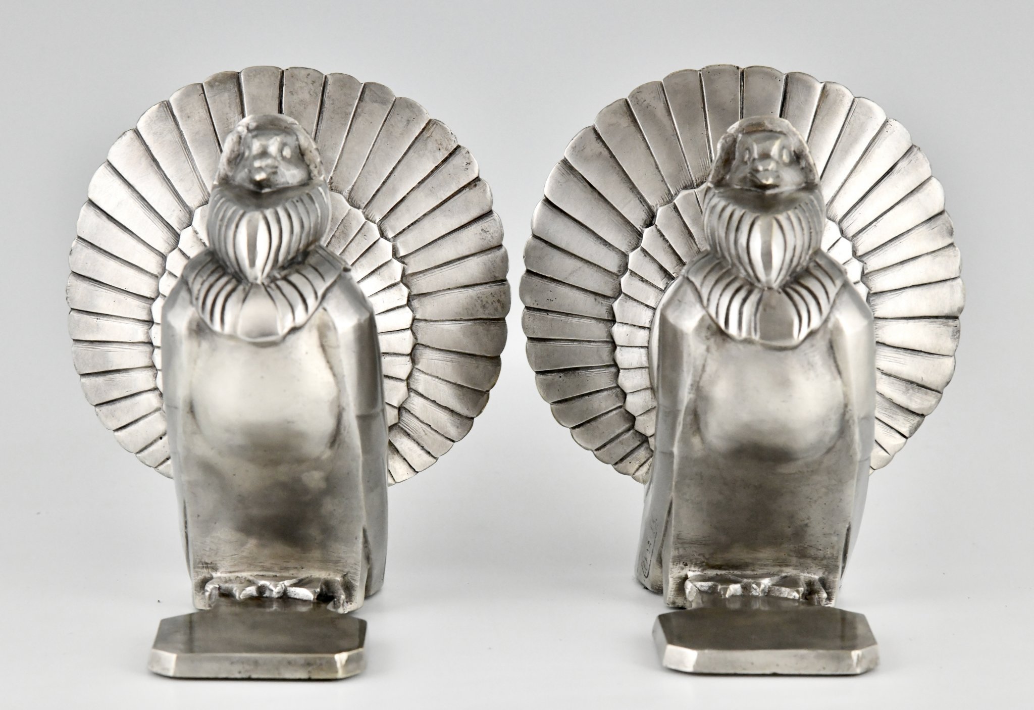 Art Deco silvered bronze dove bookends. - Deconamic